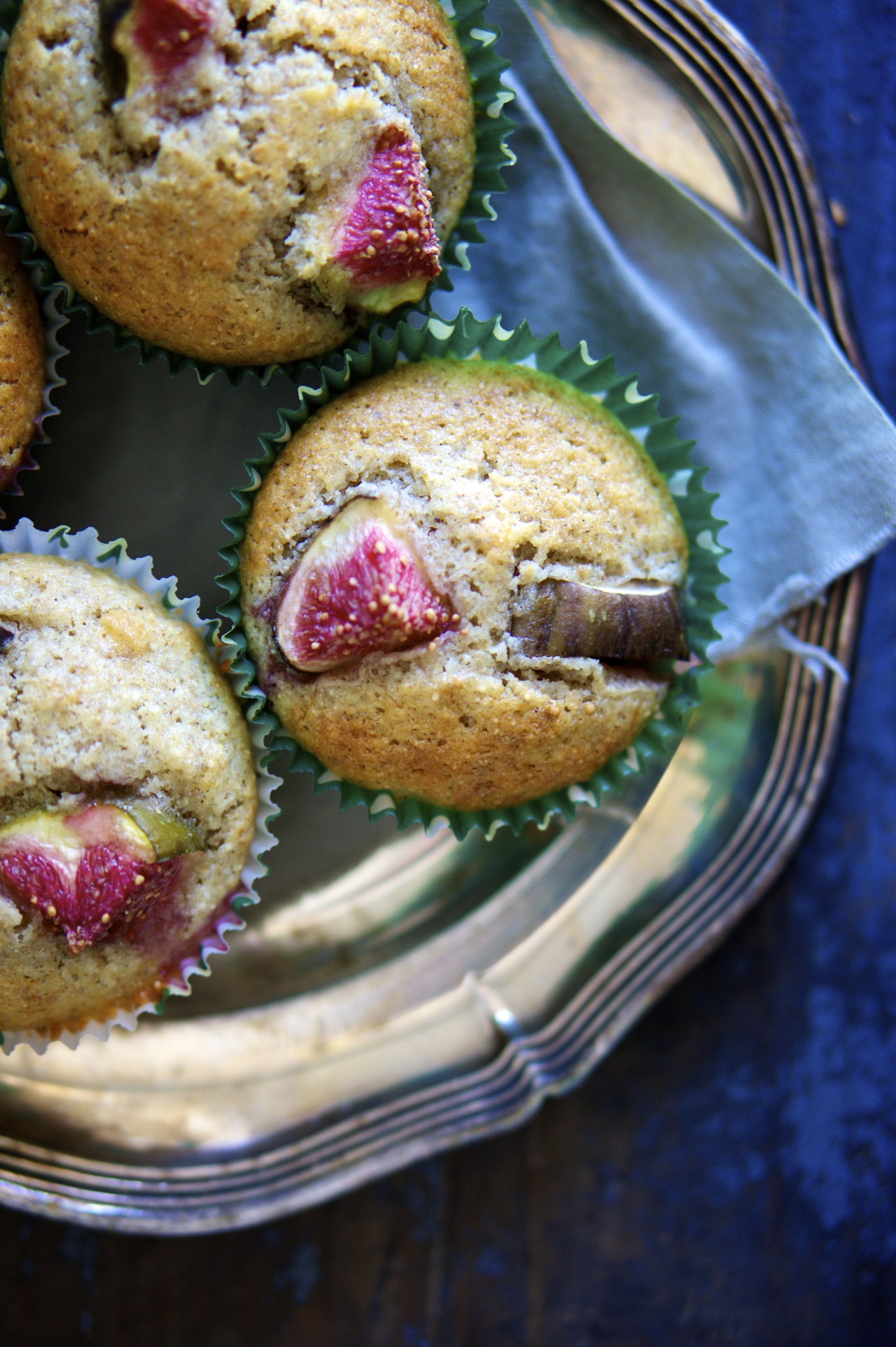 Friske figner – Fuldkornsmuffins med figner og kardemomme – The Food Club