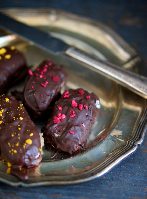 Hjemmelavede bounty – Bounty med hindbær & havtorn – The Food Club